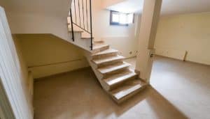 Is It Better to Live Upstairs or Downstairs in an Apartment - Apartment ...